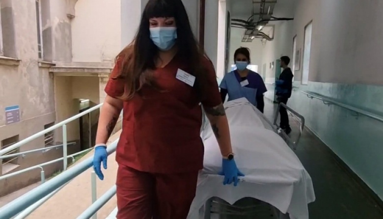 Se incorporó el primer equipo de camilleras mujeres a un hospital - La ...
