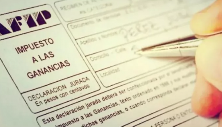 El Gobierno Oficializó El Aumento Del Piso Y De Las Escalas De