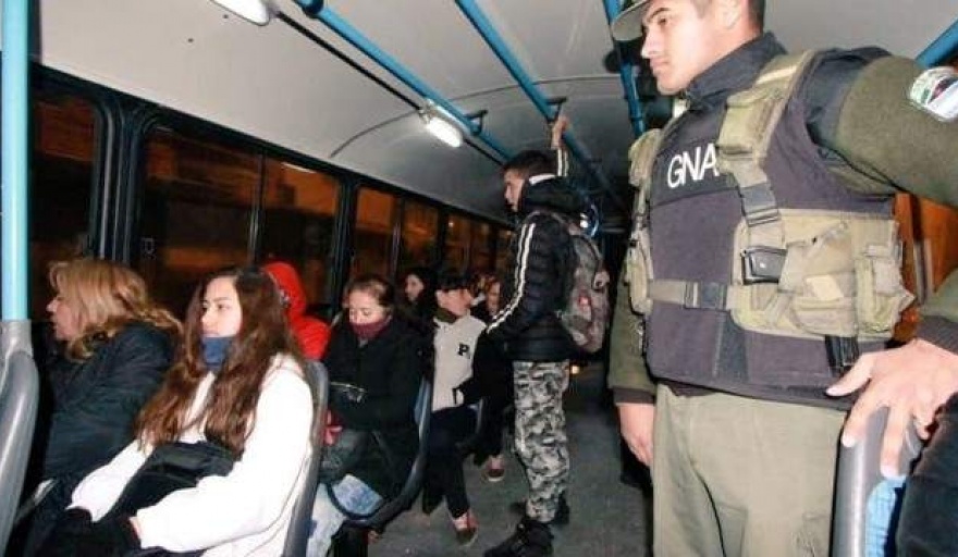 El radicalismo contra el cacheo de la Gendarmería en los colectivos ...